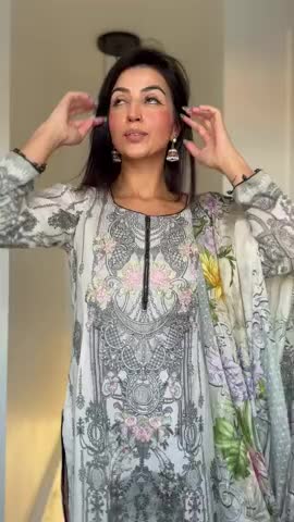 My landing strip tells you exactly where to land your cock 🤭 | Scrolller