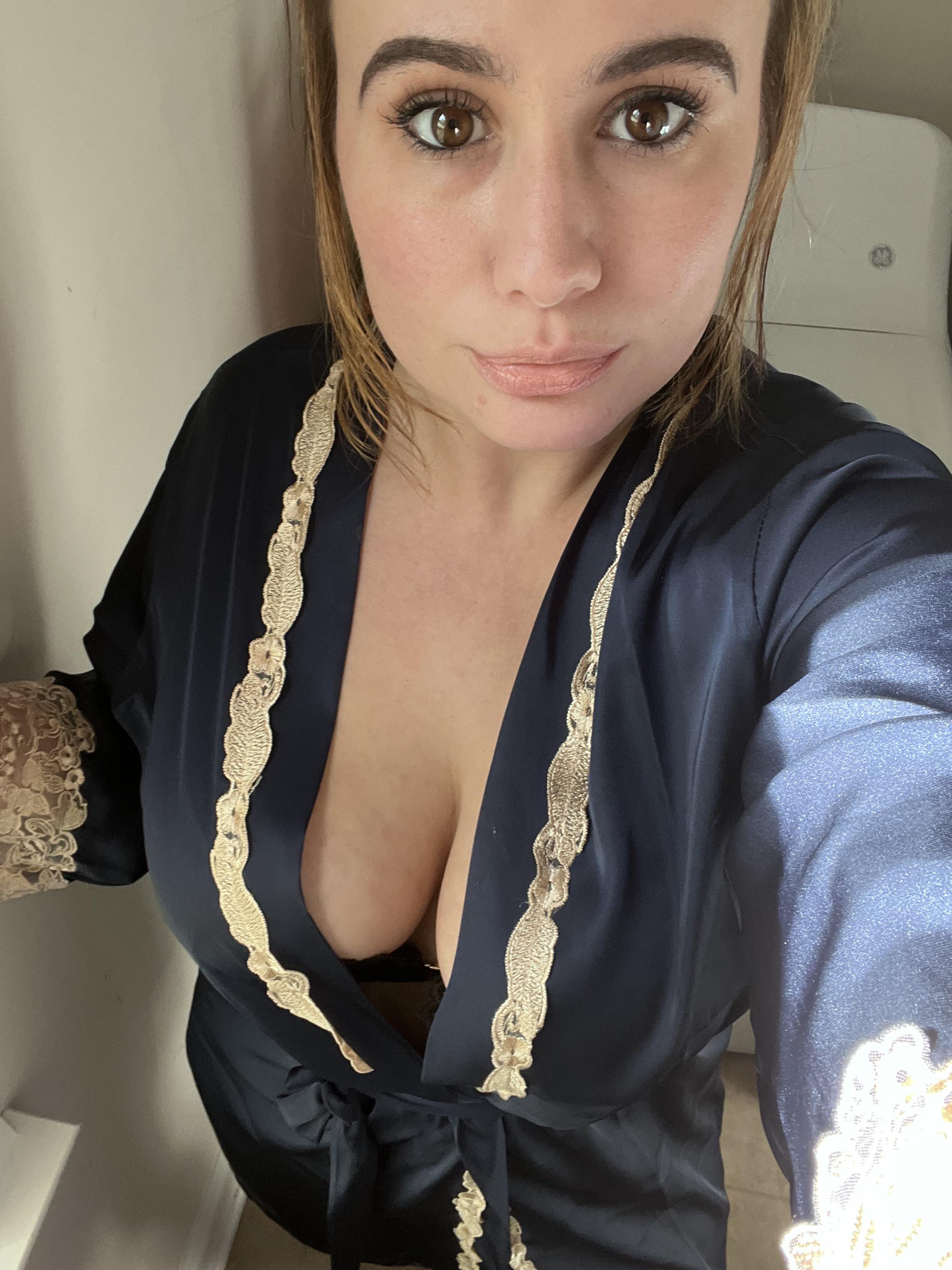 My Laundry and chore doing robe. | Scrolller