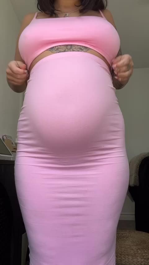 My skirt fits different with this bump 😈 | Scrolller