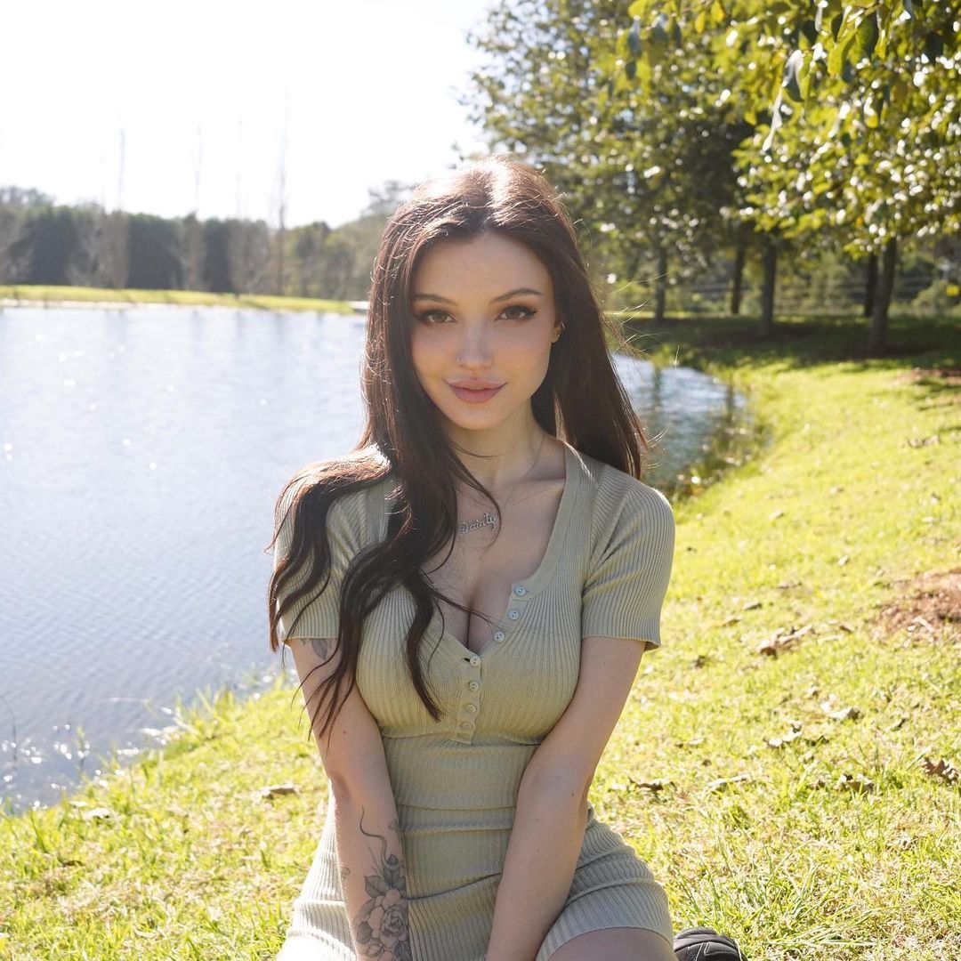 Needing some love ️ | Scrolller