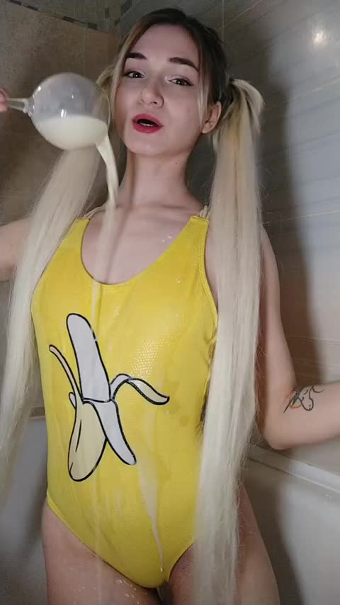 New recycling puke video 💛🍌💝 | Scrolller