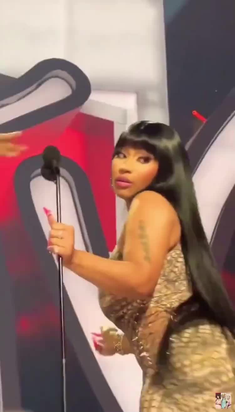 Nicki Shakin’ 🍑 Front Tow View | Scrolller