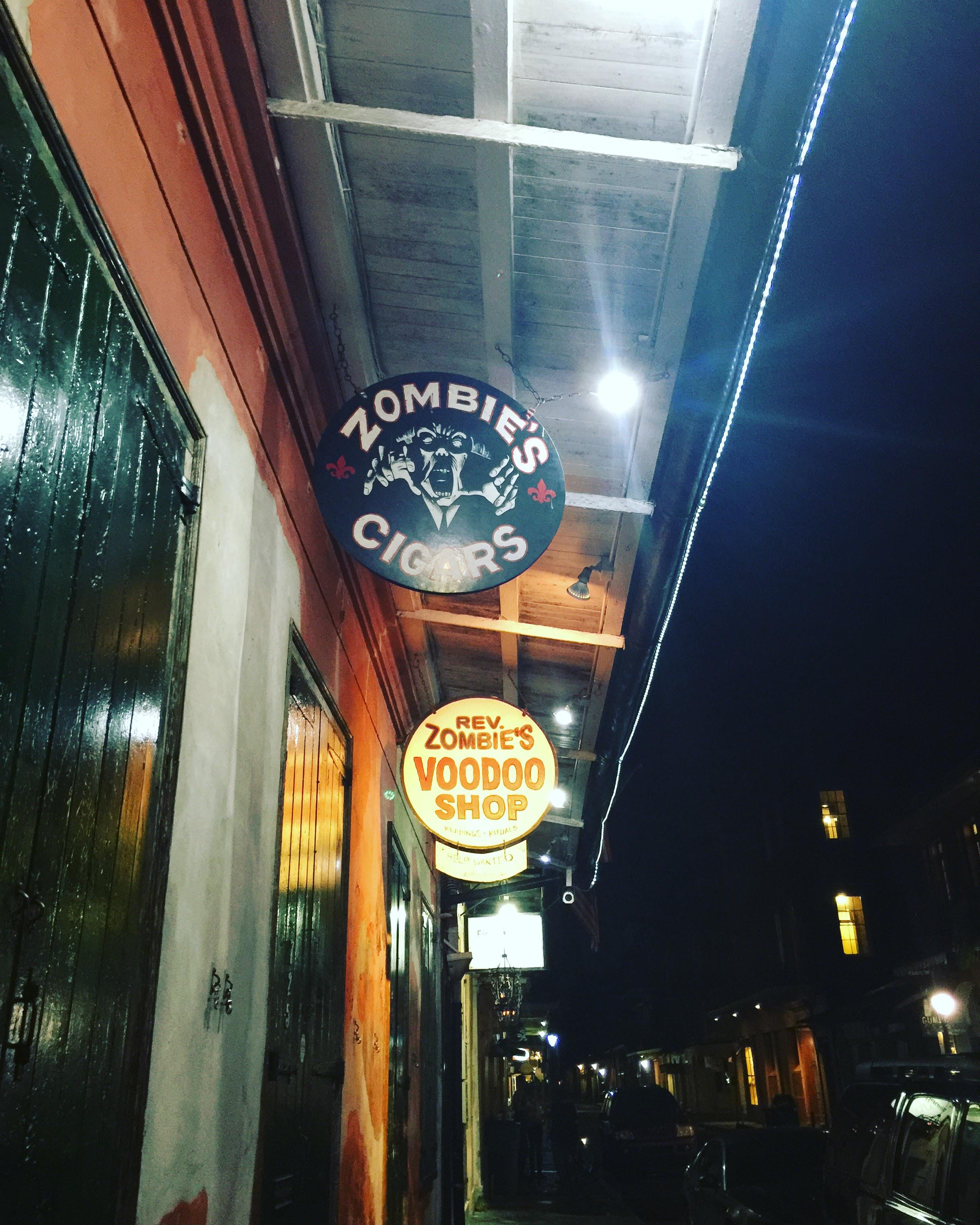 Night walking in New Orleans | Scrolller