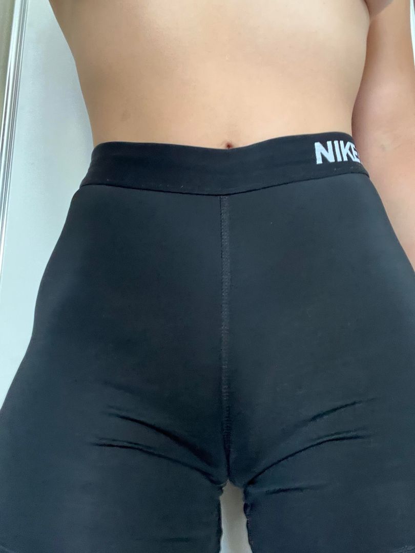 Nike pros give the biggest cameltoe | Scrolller