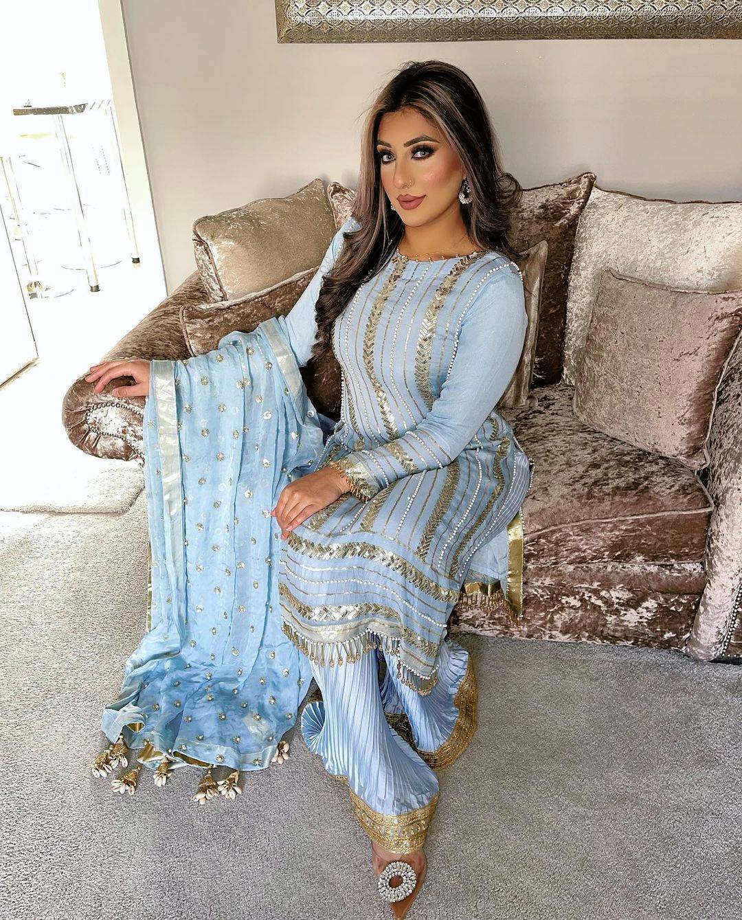 NRP British Pakistani Beauty in Ethnic Dress | Scrolller