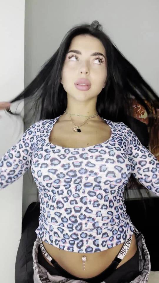 (oc) my titties want to say hi to your boner! | Scrolller