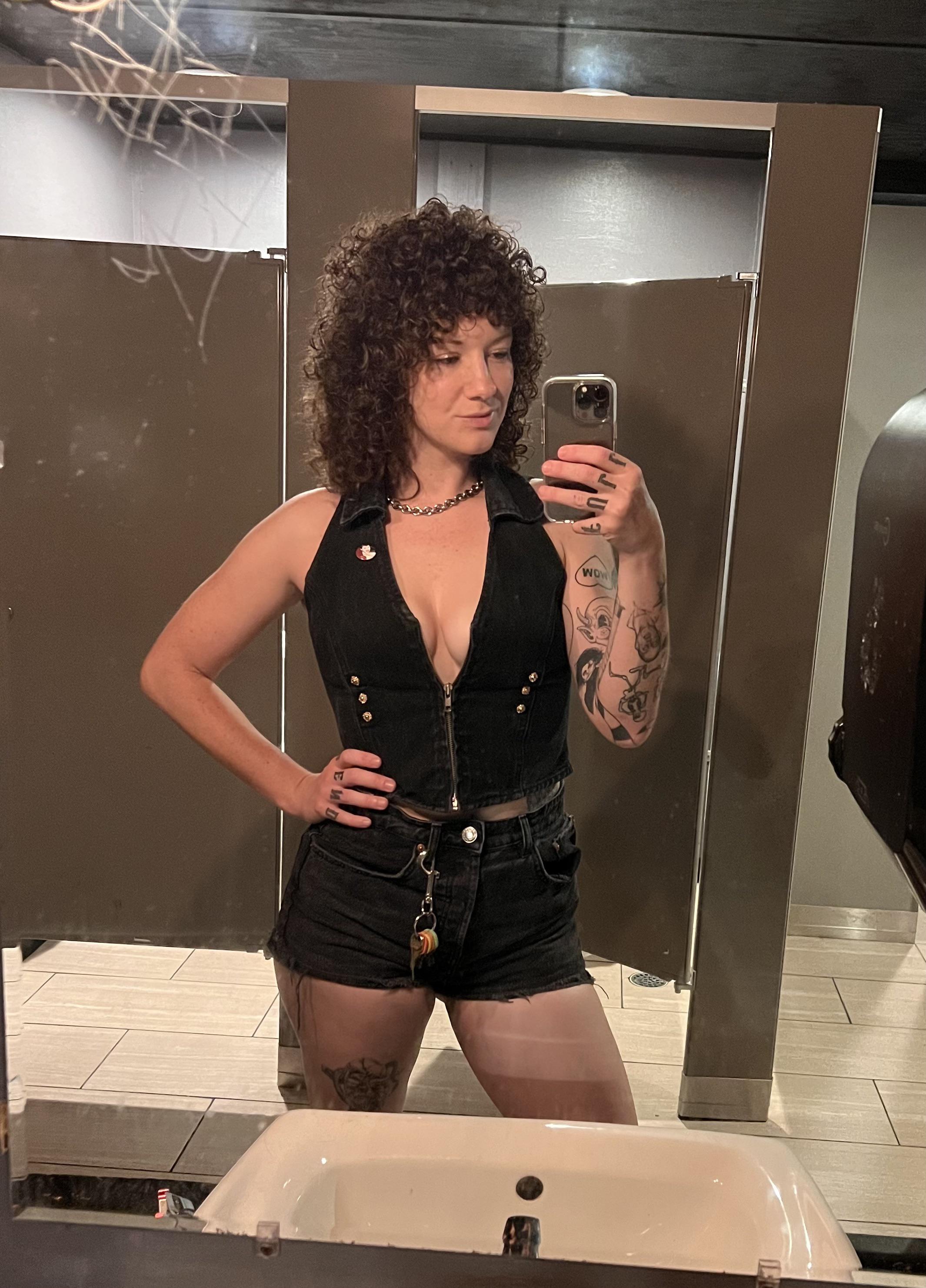 One zip and they’re out | Scrolller