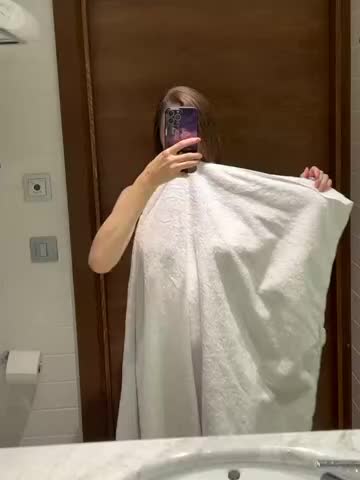 Oops, I lost that towel.. | Scrolller