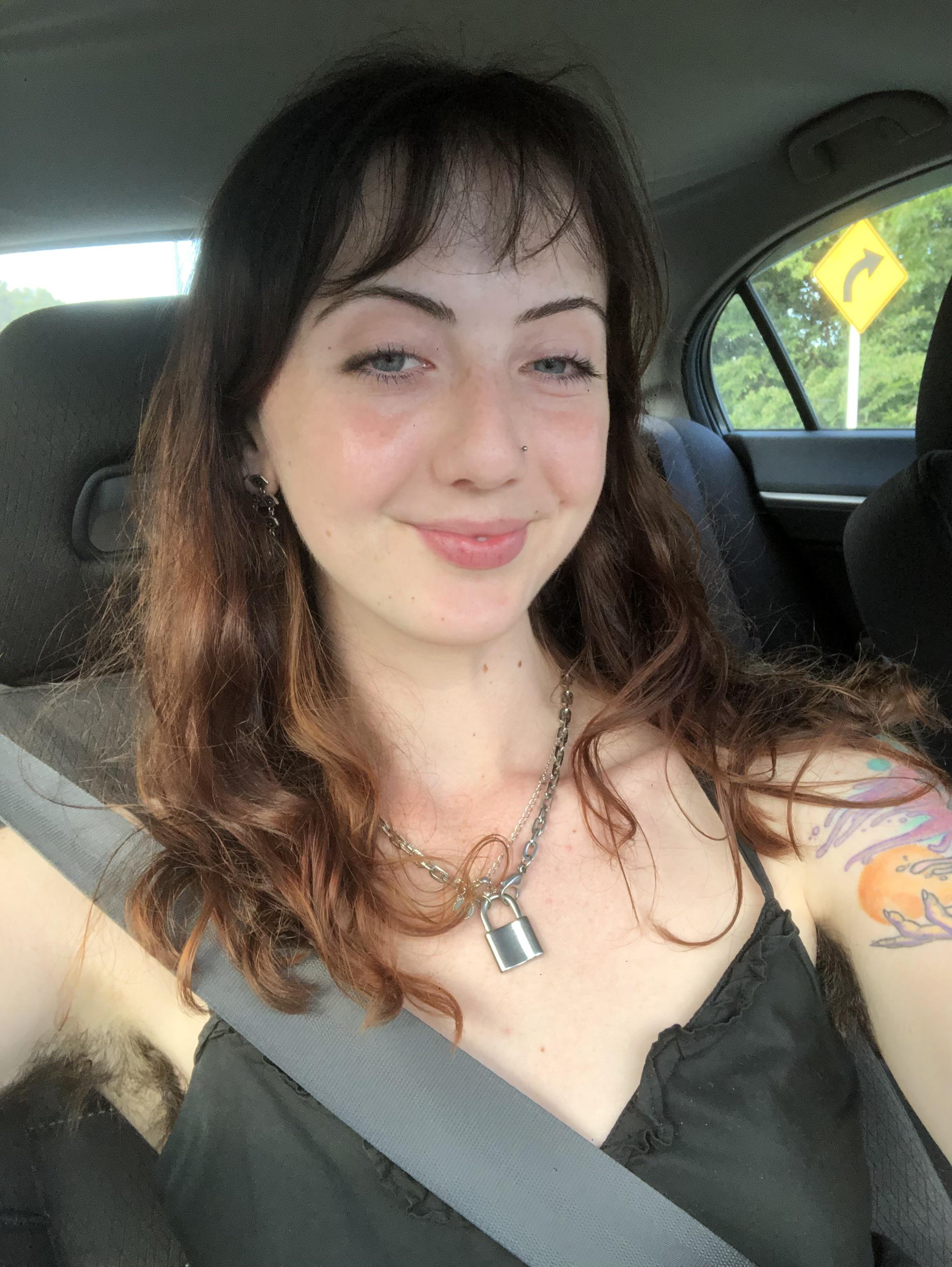 Outfit of the day perfectly showing off the armpit fluff | Scrolller