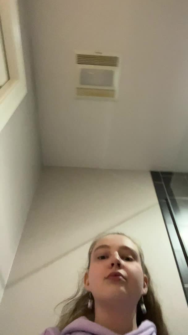 peeing in my comfy clothesss~ | Scrolller