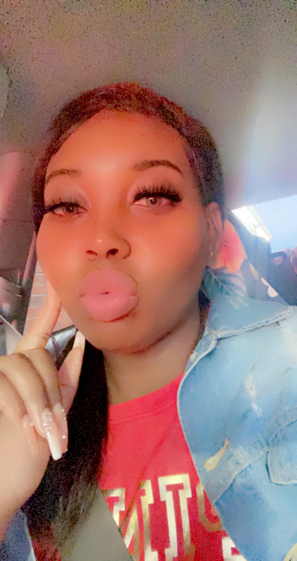 Perfect Lips To Wrap Around Something Long And Hard Scrolller 