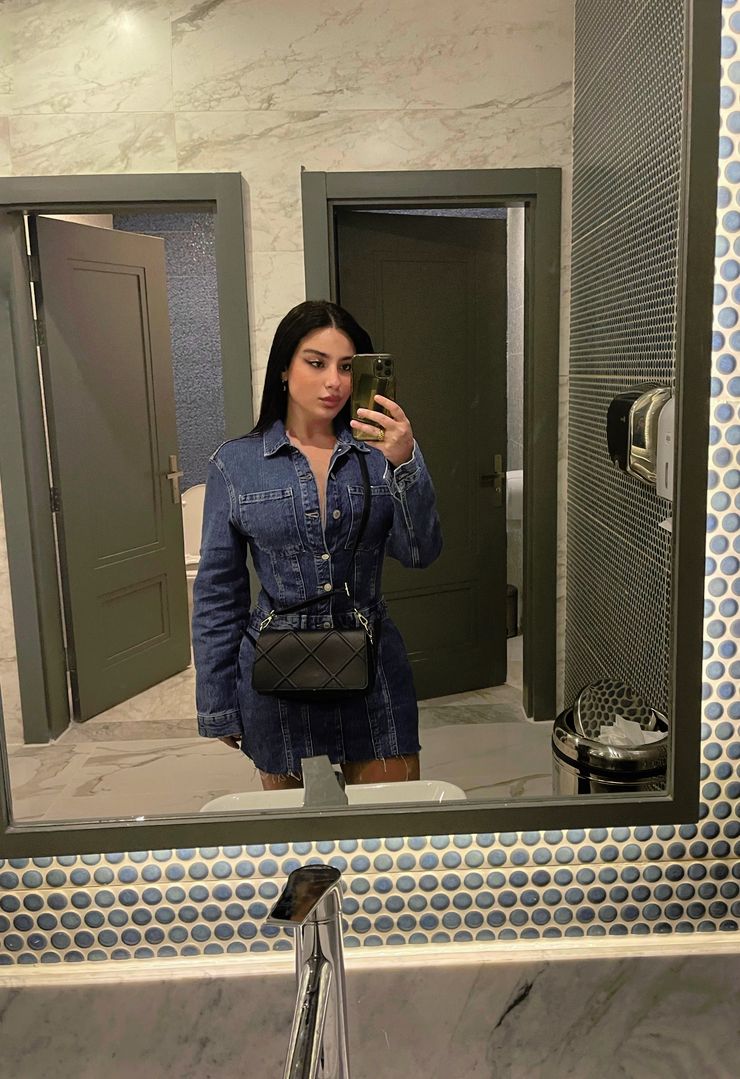 Persian baddie | Scrolller