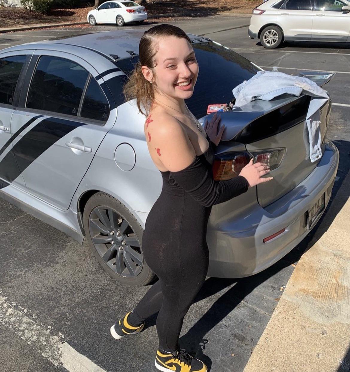 PETITE THANG | Scrolller