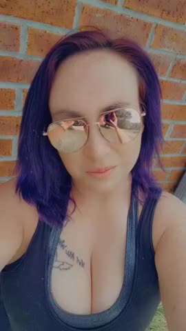 Please hold these for me | Scrolller