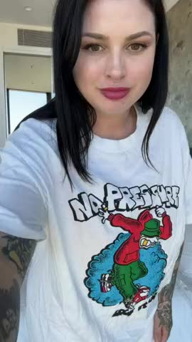 Pop punk boobies | Scrolller