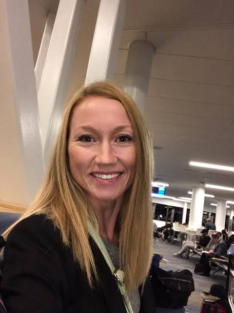 Posing for a fan | Scrolller