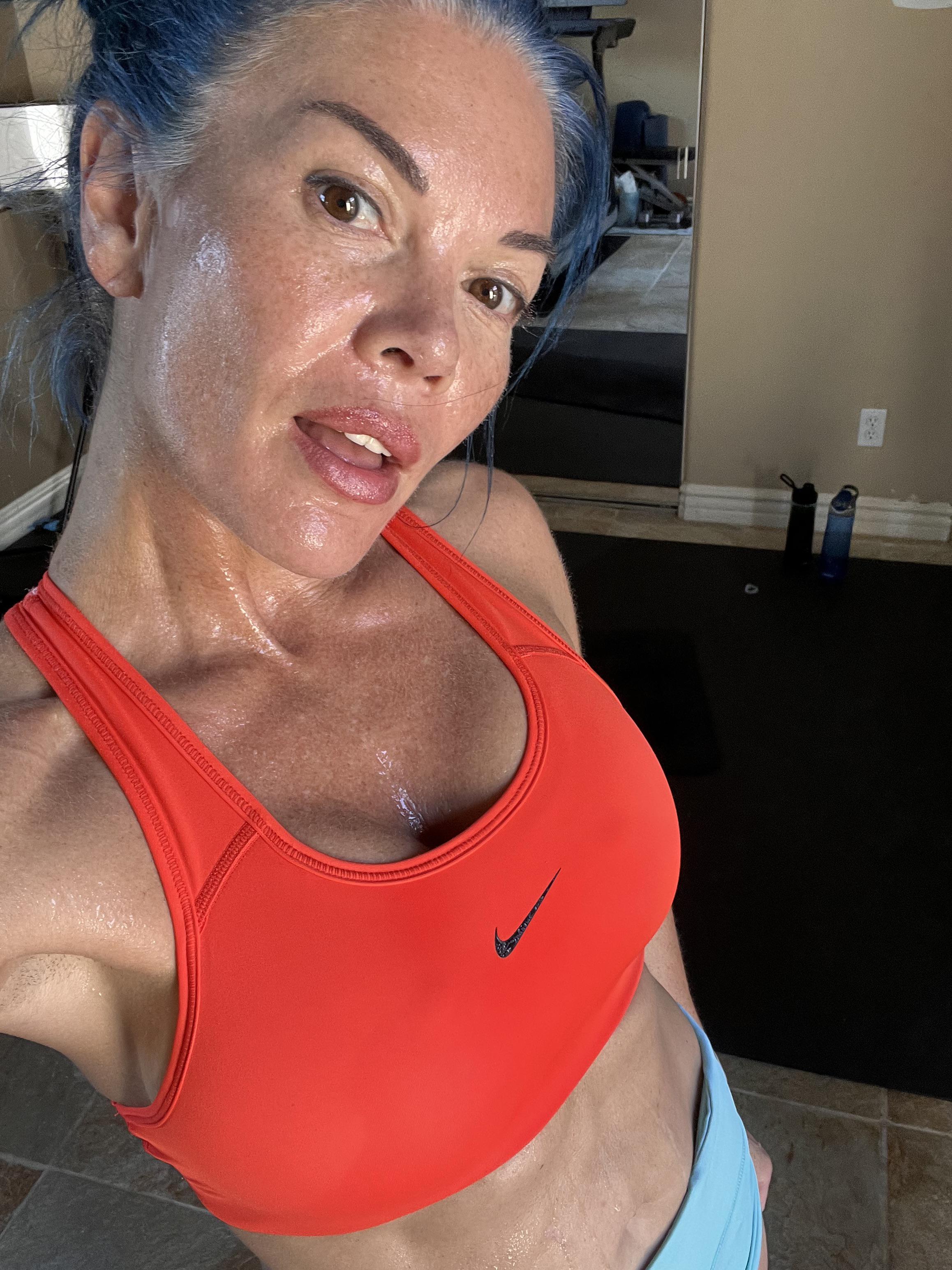 Post workout glisten in full effect | Scrolller