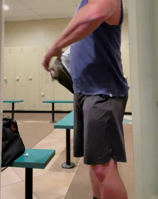 Post workout locker room booty [42] | Scrolller