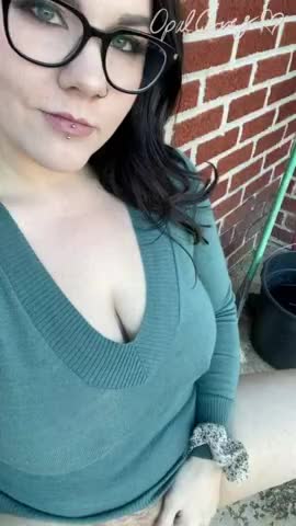 Power peeing outside on a nice warm day | Scrolller