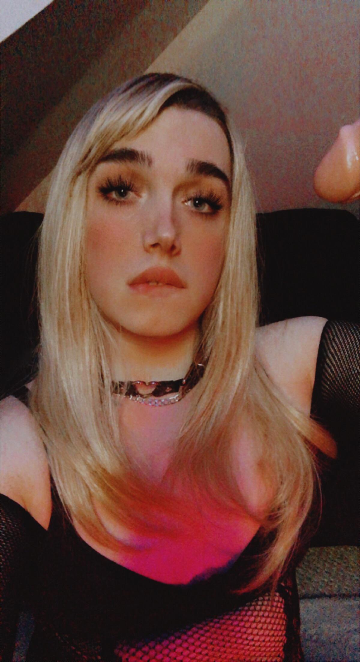 practicing my look for the camera while I wait for him to cum | Scrolller