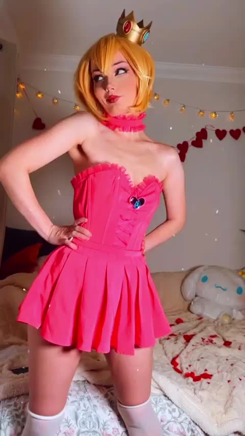 Princess Peach by Pixiecat | Scrolller