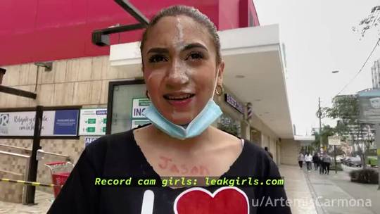 Public Facial Showoff! | Scrolller