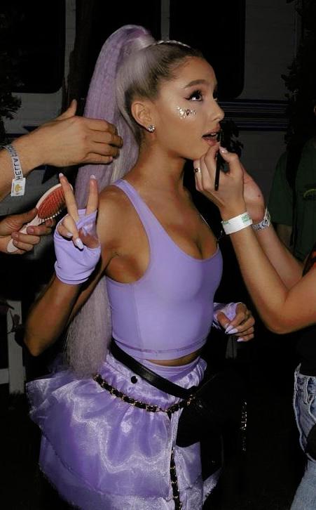 Purple Goddess 💜 | Scrolller