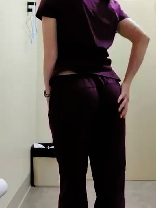 Quick little break 🤫 | Scrolller