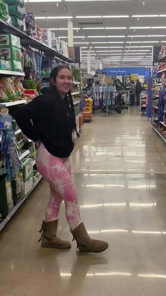 Quickie in the grocery store | Scrolller