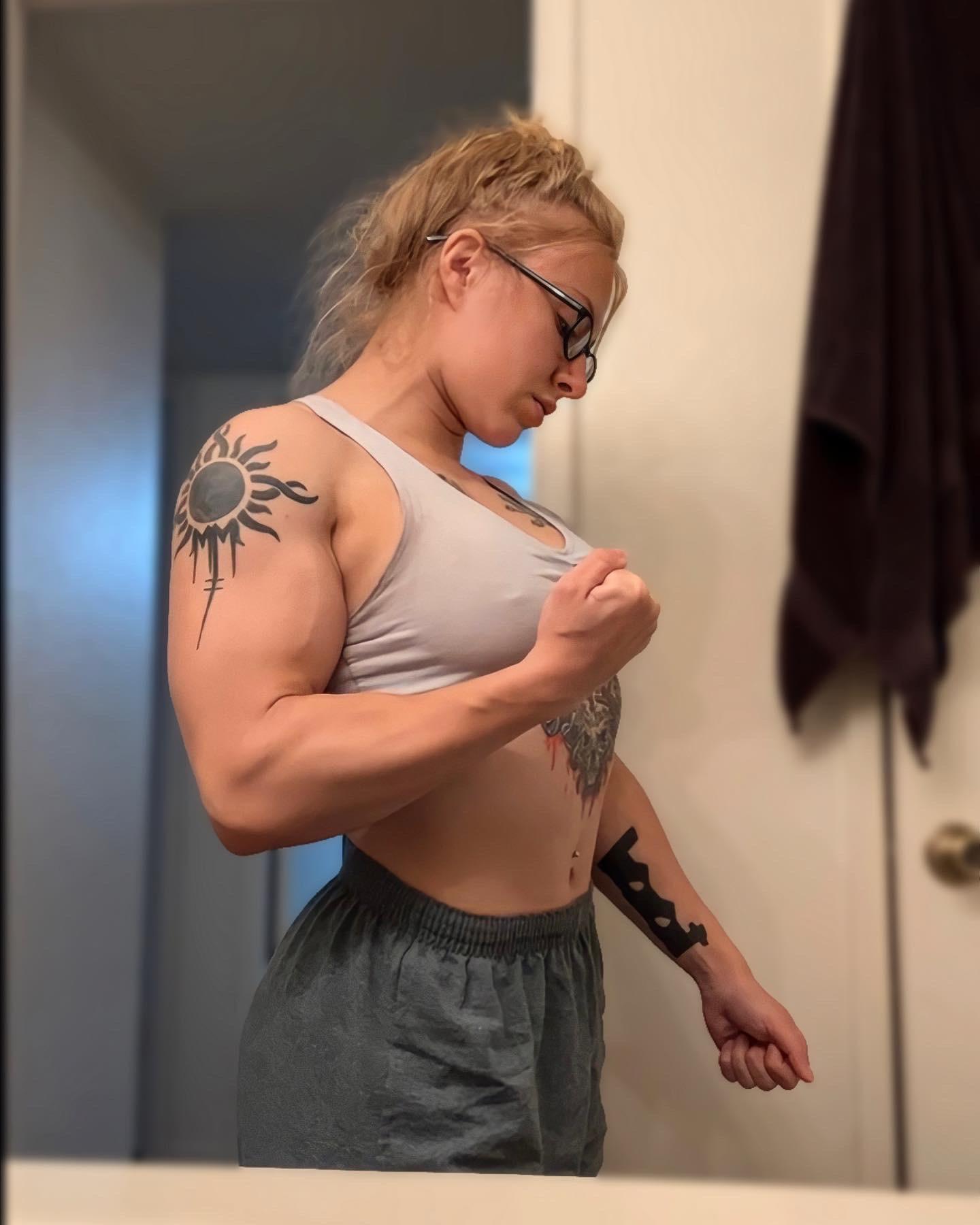 Rate my biceps😈💪🏻 | Scrolller