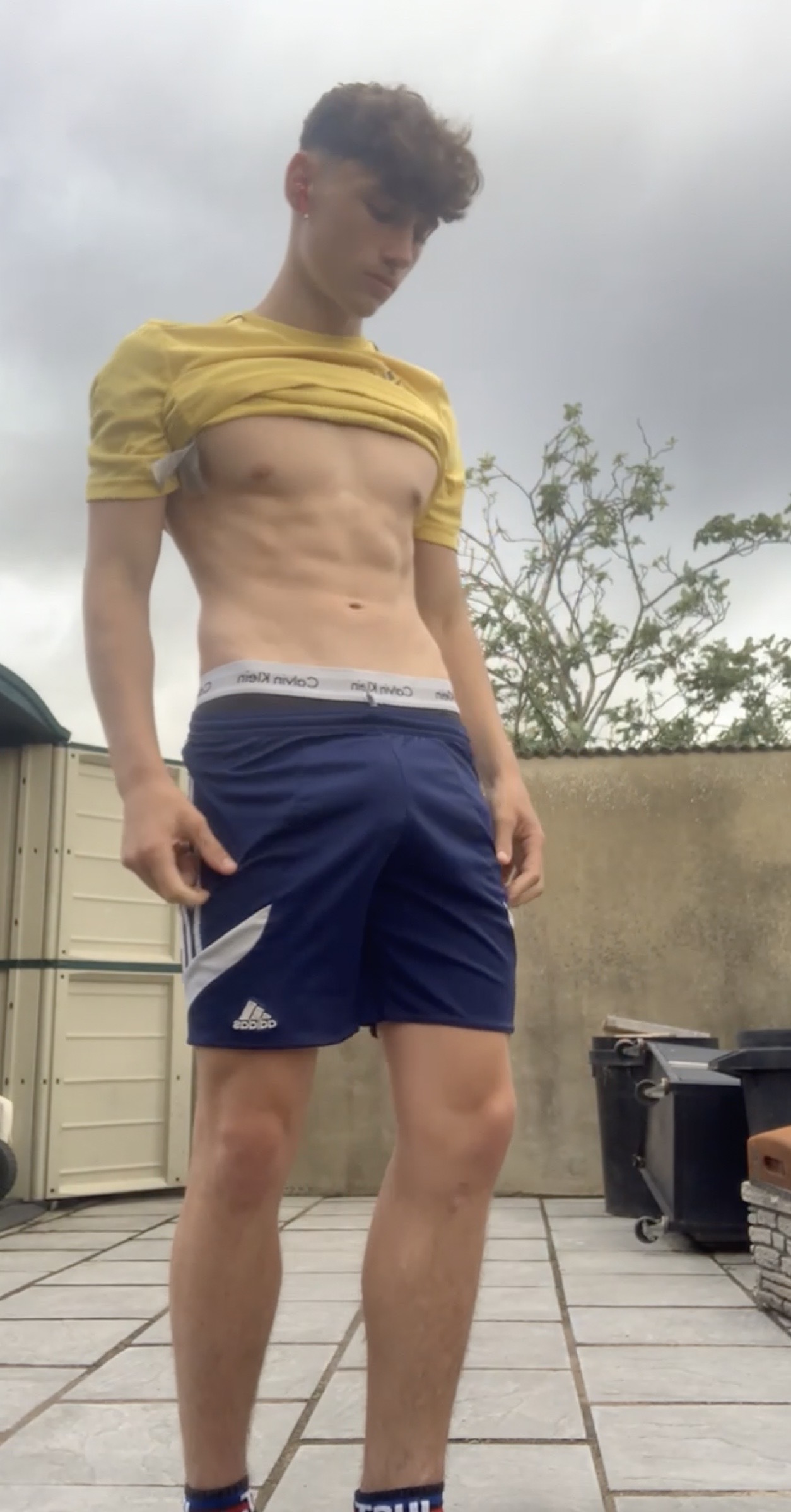 Rate my bulge 👀👀 | Scrolller