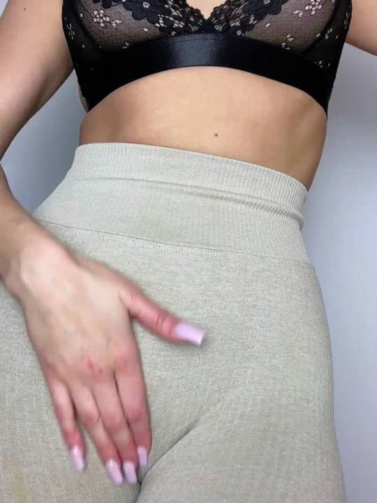 Rate my cameltoe out of 10 | Scrolller