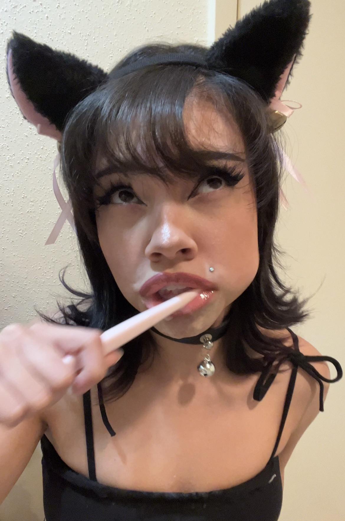 reminder to brush your teeth hehe 🪥 | Scrolller