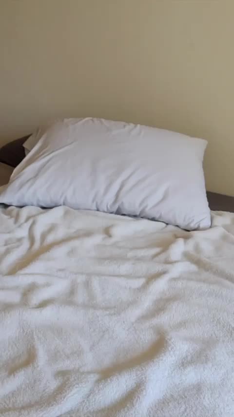 Rest your head between my two pillows | Scrolller