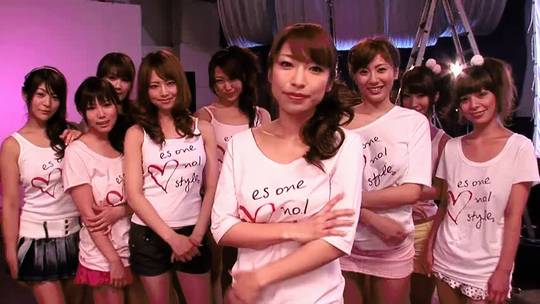 Reverse gangbang with 9 girls | Scrolller