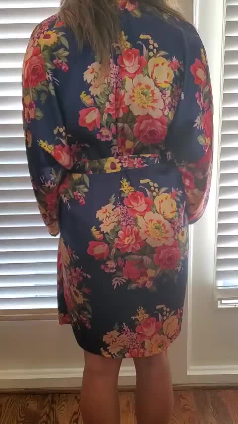 Robe Reveal | Scrolller