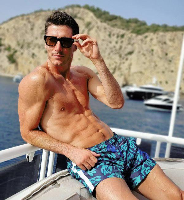 “Robert Lewandowski” … | Scrolller