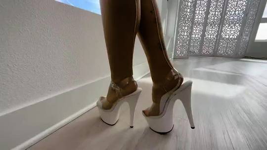 Romi vs Dredd | Scrolller