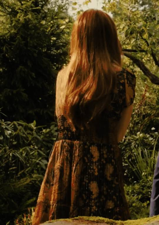 Rose Leslie | Scrolller