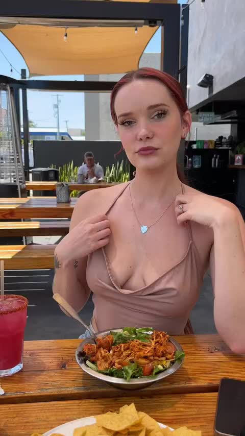 Seducing the bartender for a free drink ;) | Scrolller