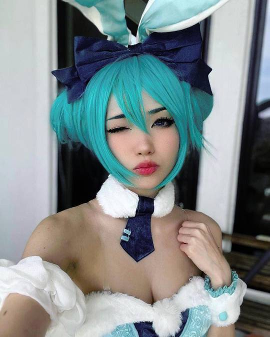 Sexy Bunny Girl ️ Scrolller