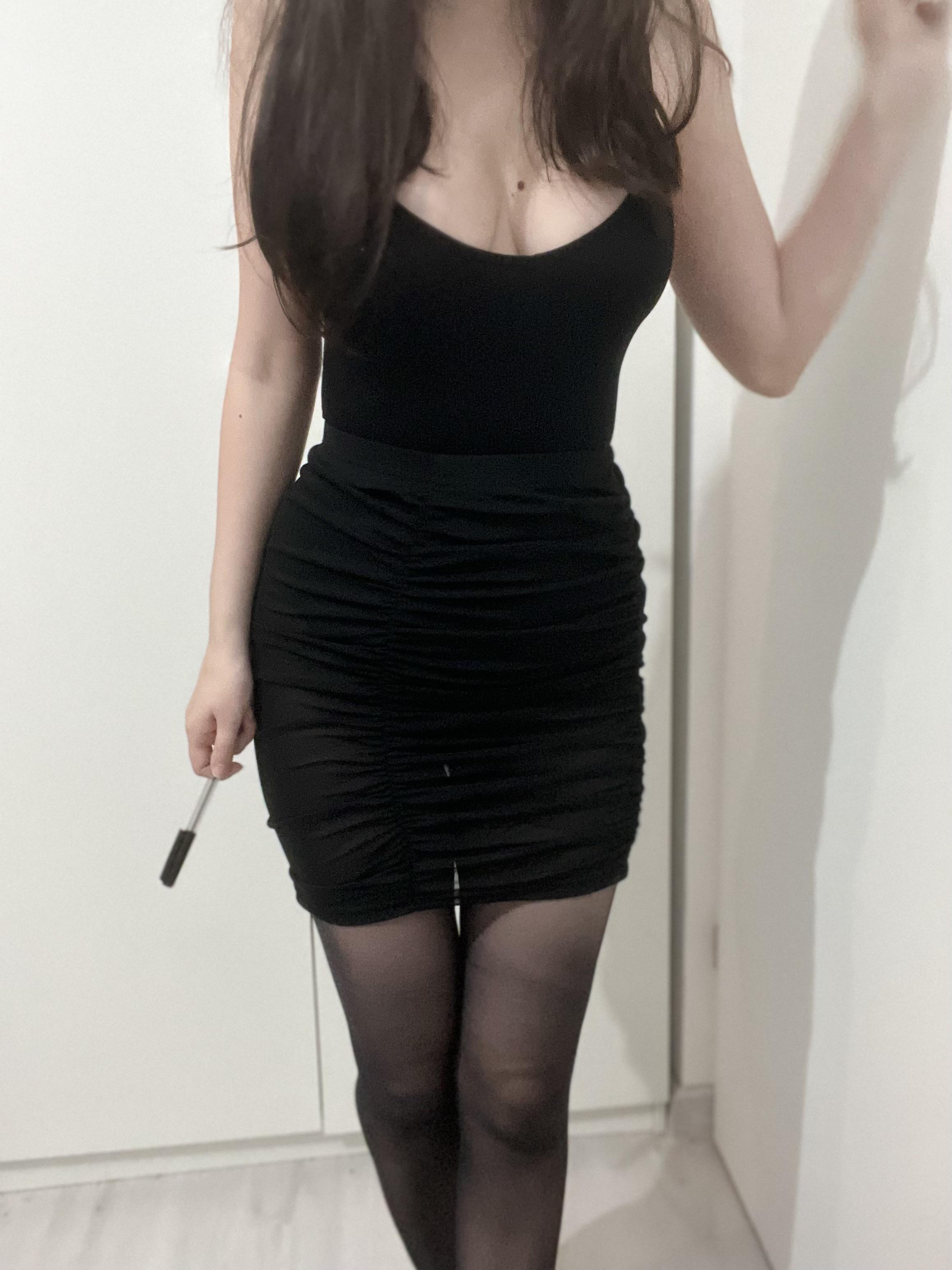 Sexy outfit for the boss | Scrolller