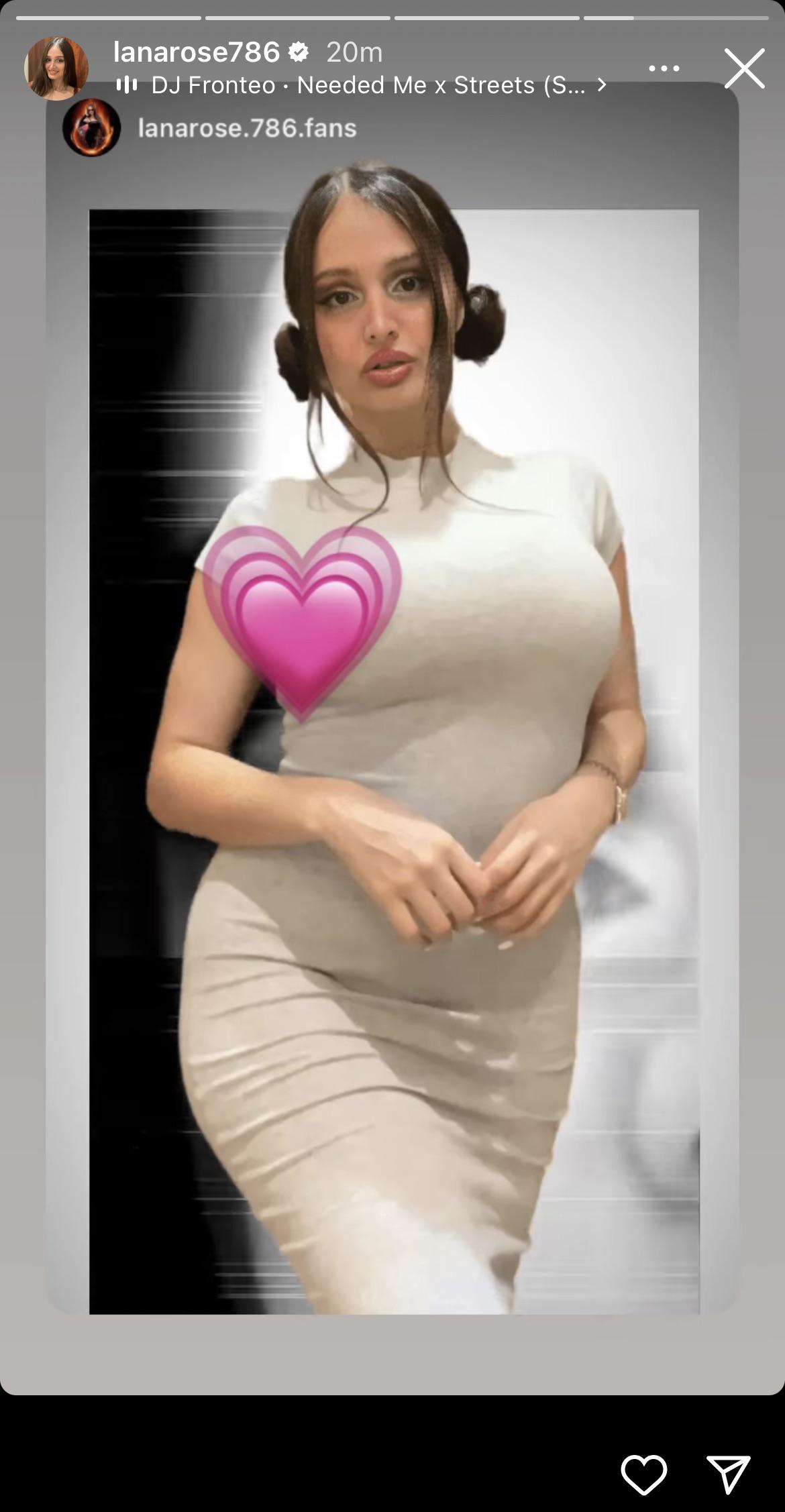 She covered her pokie with a 💗lol 😂 | Scrolller