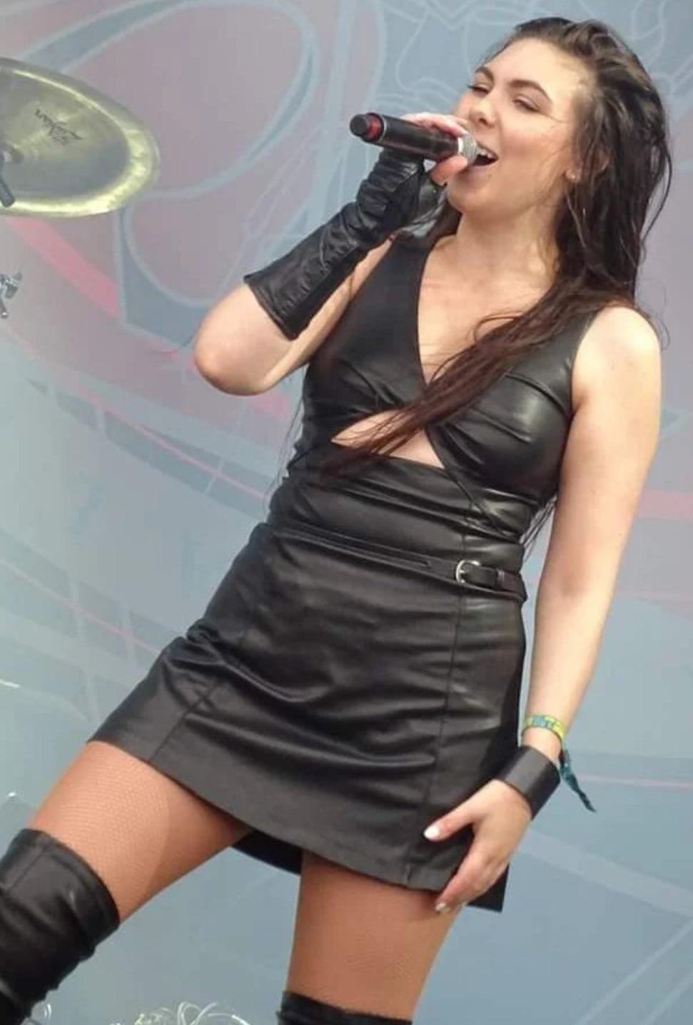 She looks so good in leather | Scrolller