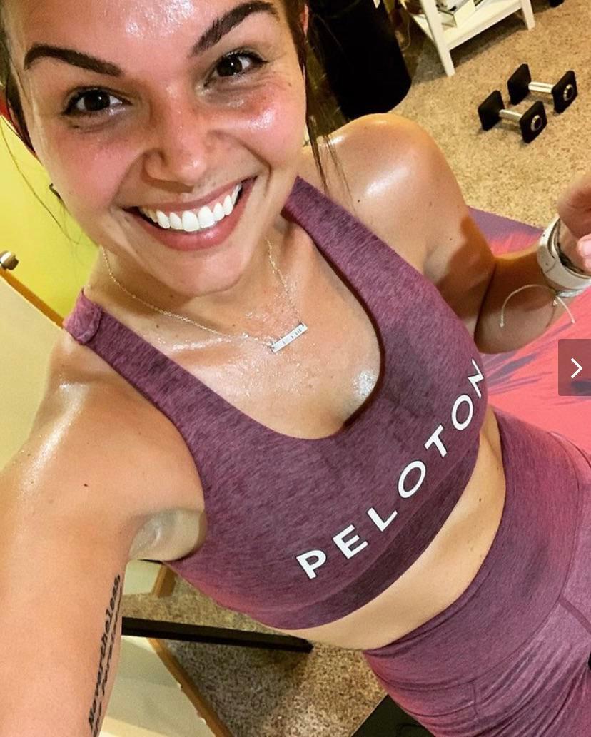 She's dripping 🤤 | Scrolller