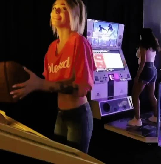 Shooty hoops | Scrolller