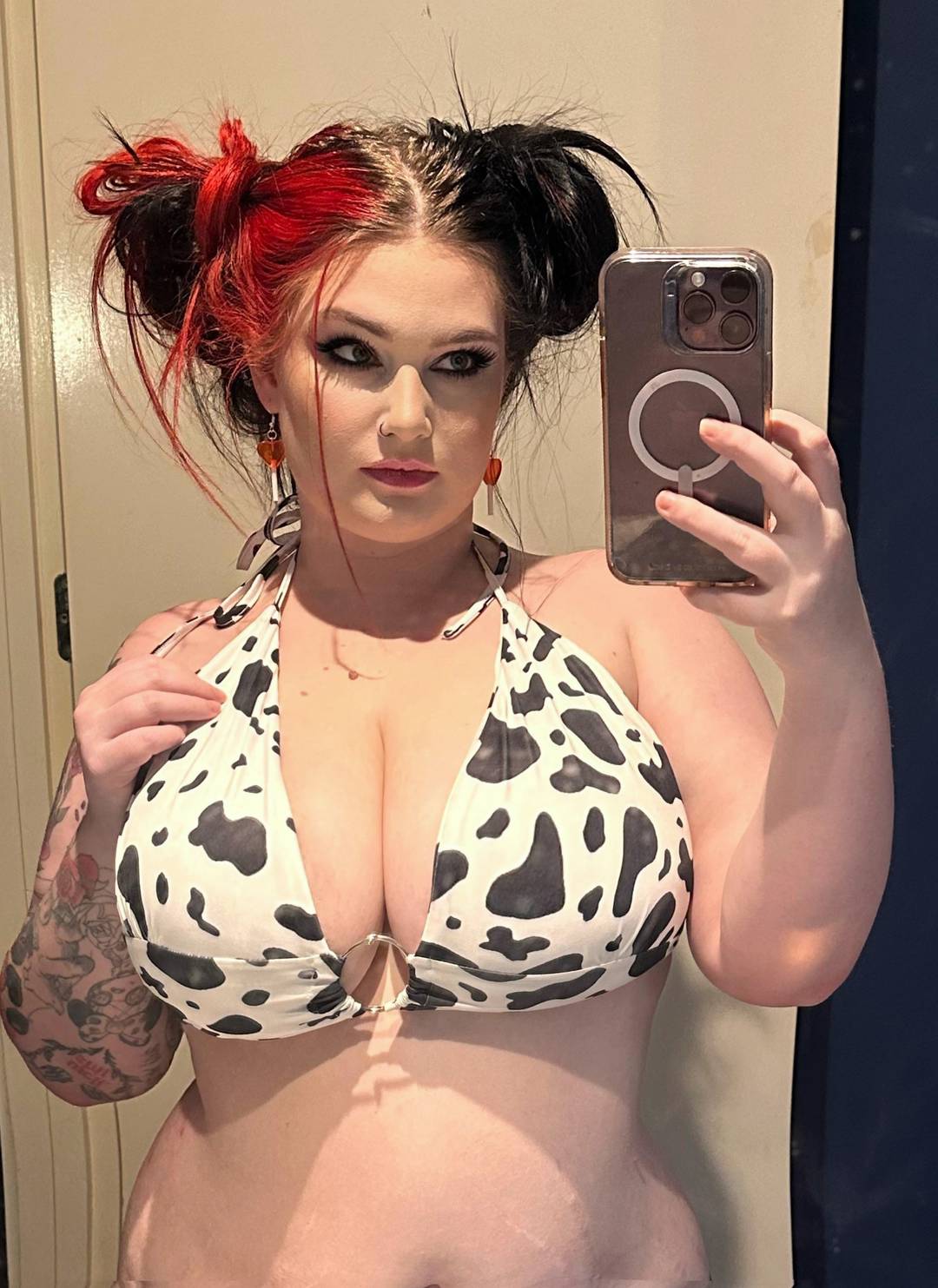 Should I buy more cow print things? I feel like I’m working this hard. | Scrolller