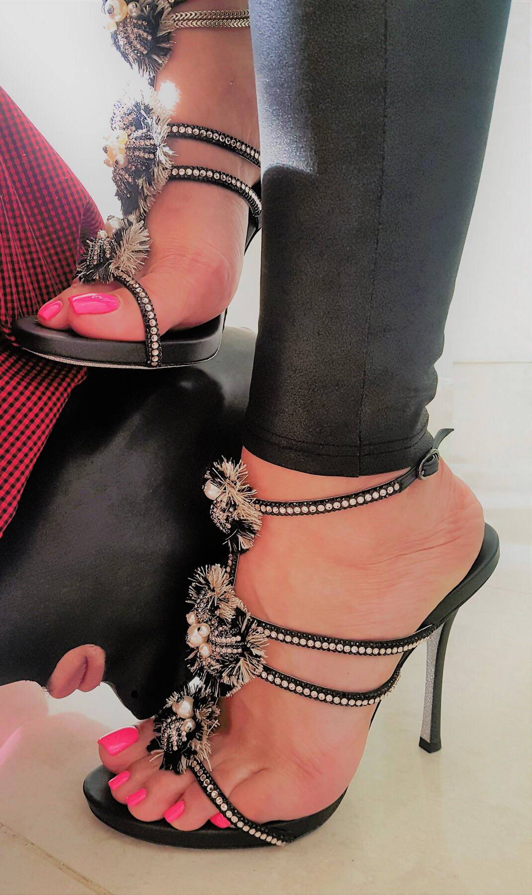 Show your devotion | Scrolller