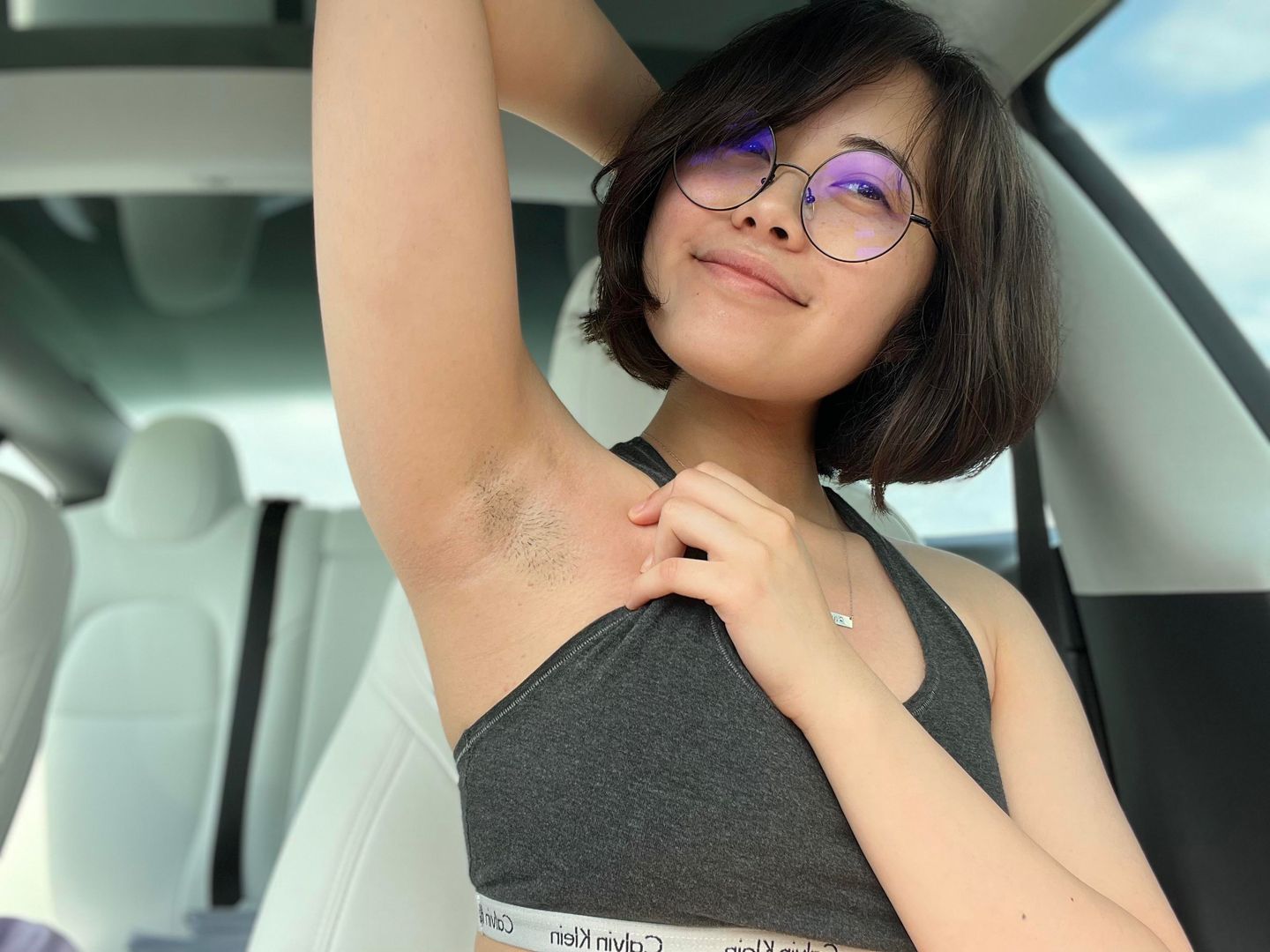 showing my armpits to everyone on the street 😋 | Scrolller