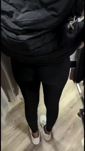 Showing off my new plug! Hope you like it 😋 [OC] | Scrolller